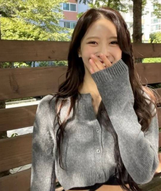 韩国女艺人李美珠sns晒近照穿针织短衫露蛮腰 韩国娱乐新闻
